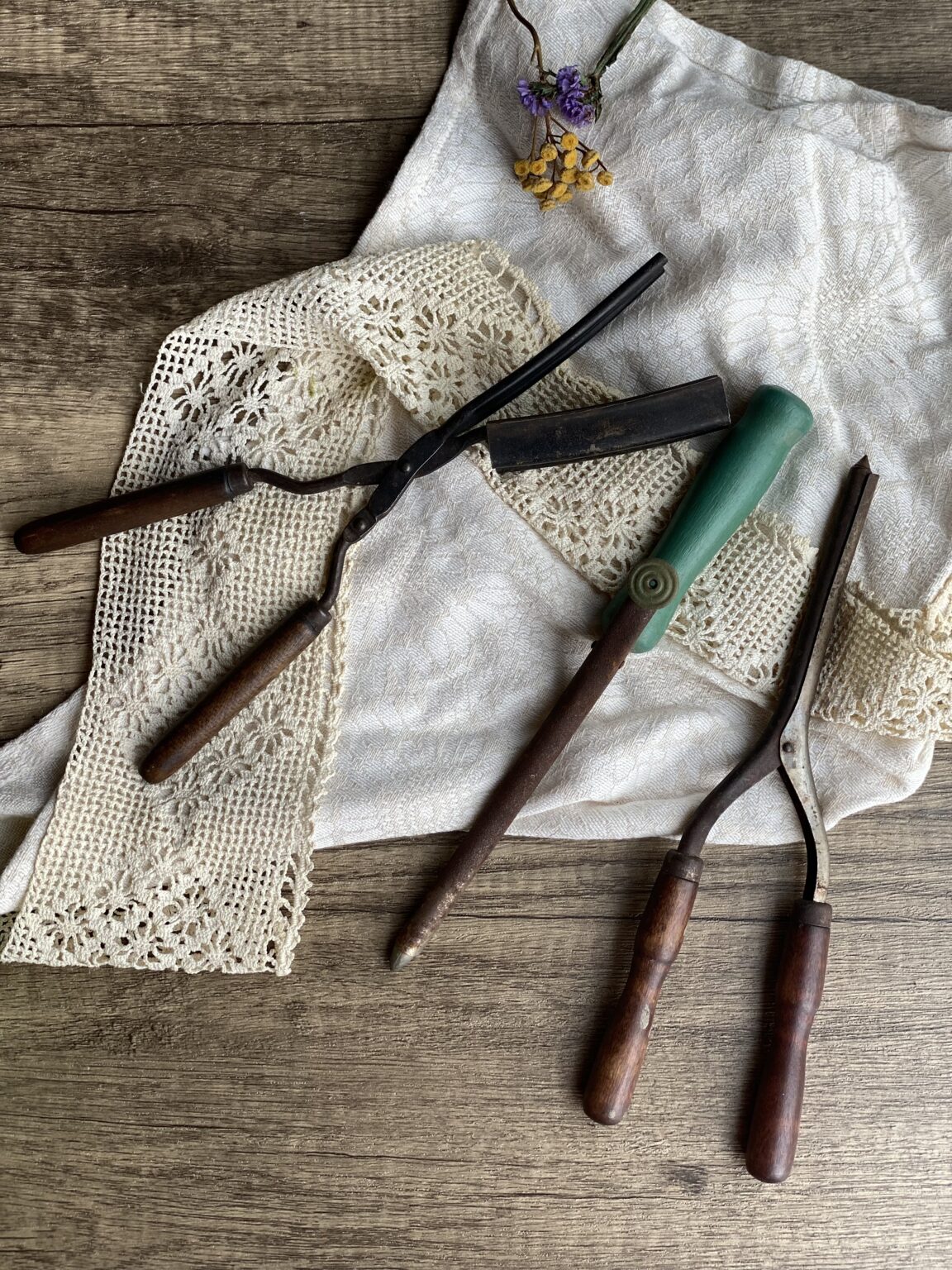 Antique curling irons | Vintage Keepers