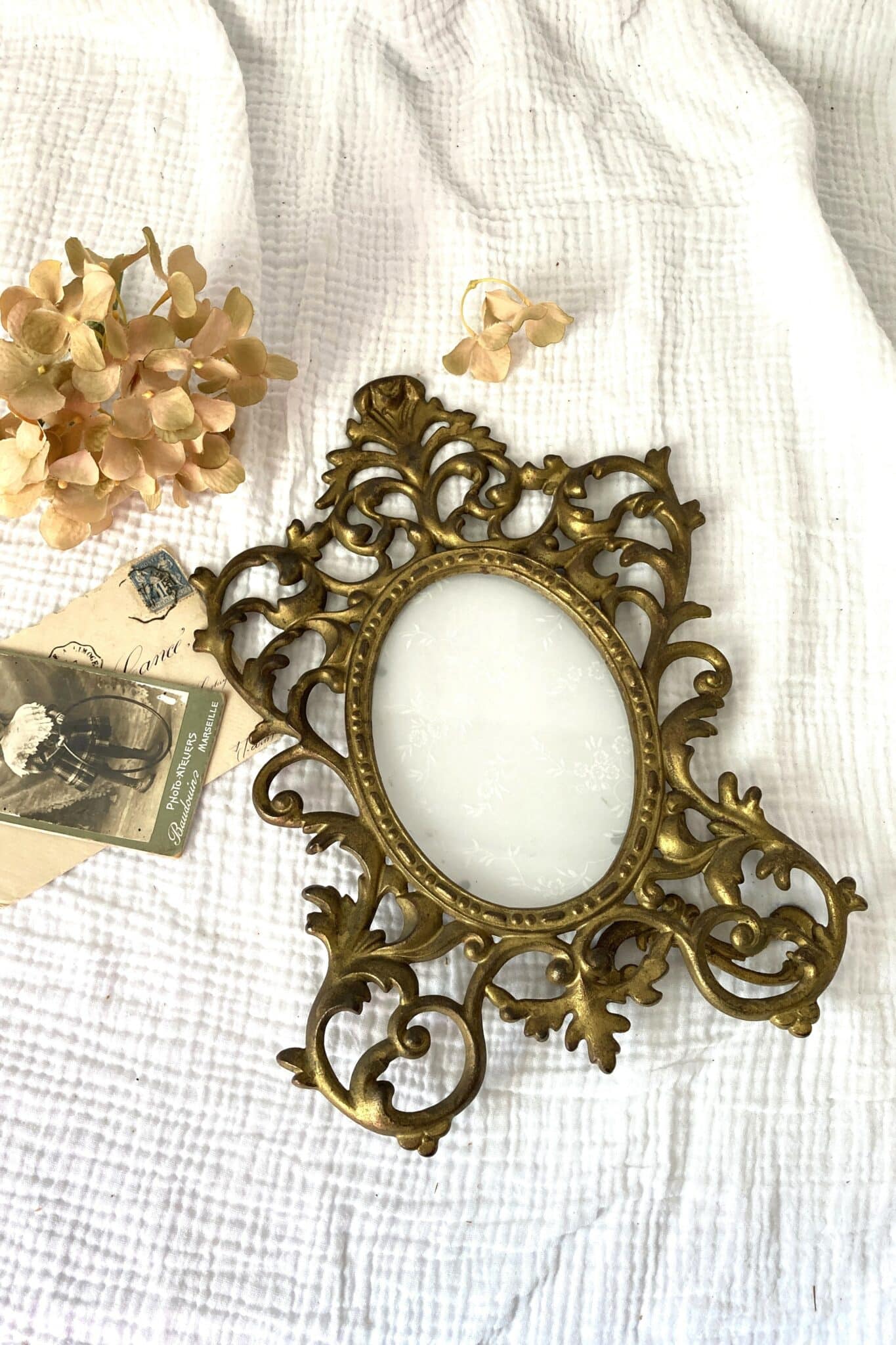 Vintage Ornate Cast Metal Picture Frame for Oval Photo | Vintage Keepers